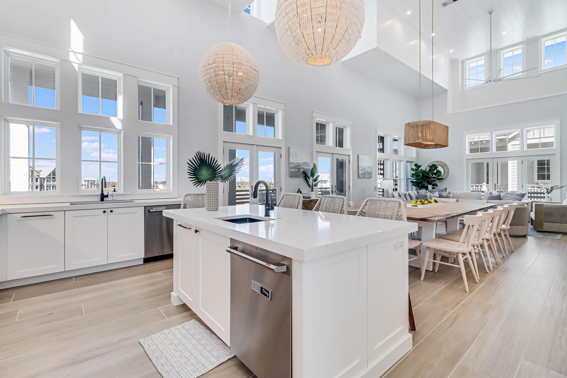 Lakeside Luxury 230 LAK