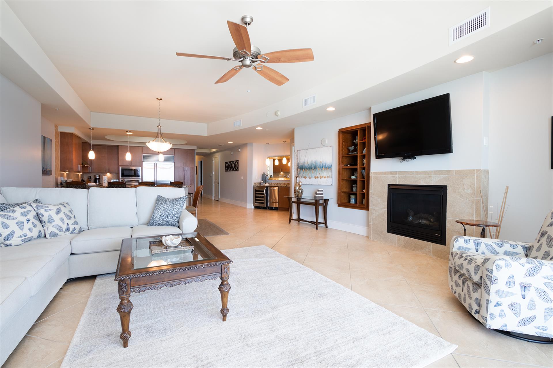 Turquoise Place 808D