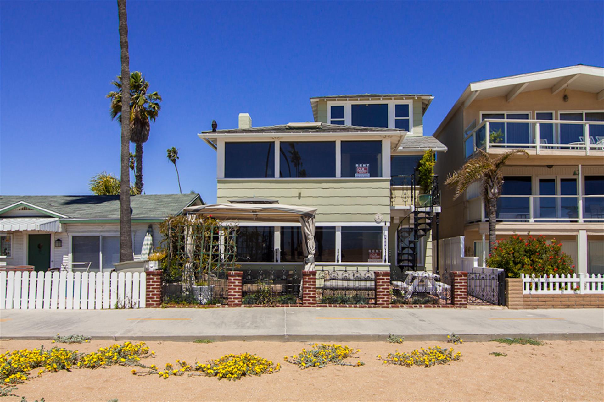 1002 E Oceanfront