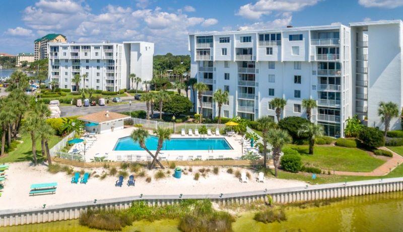 Dolphin Point | Holiday Isle Vacation Rentals in Destin FL
