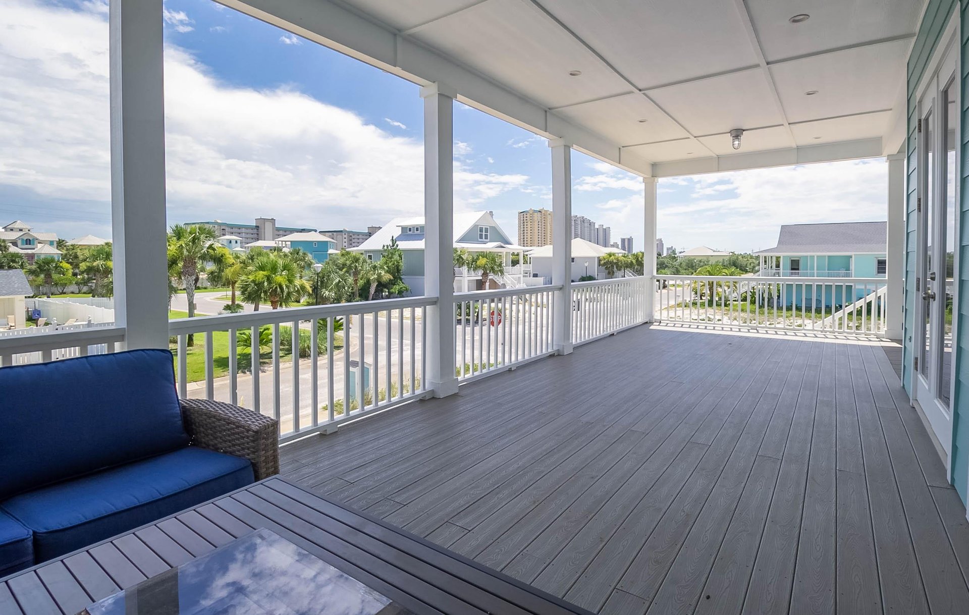 Upscale Vacation Home Within Walking Distance To Johnson Beach In ...