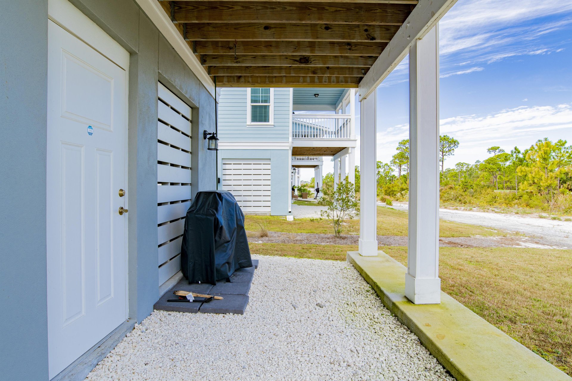 A Coastal Haven: Beautiful Beach Villa Offers Lots Of Lost Key Lifestyle!