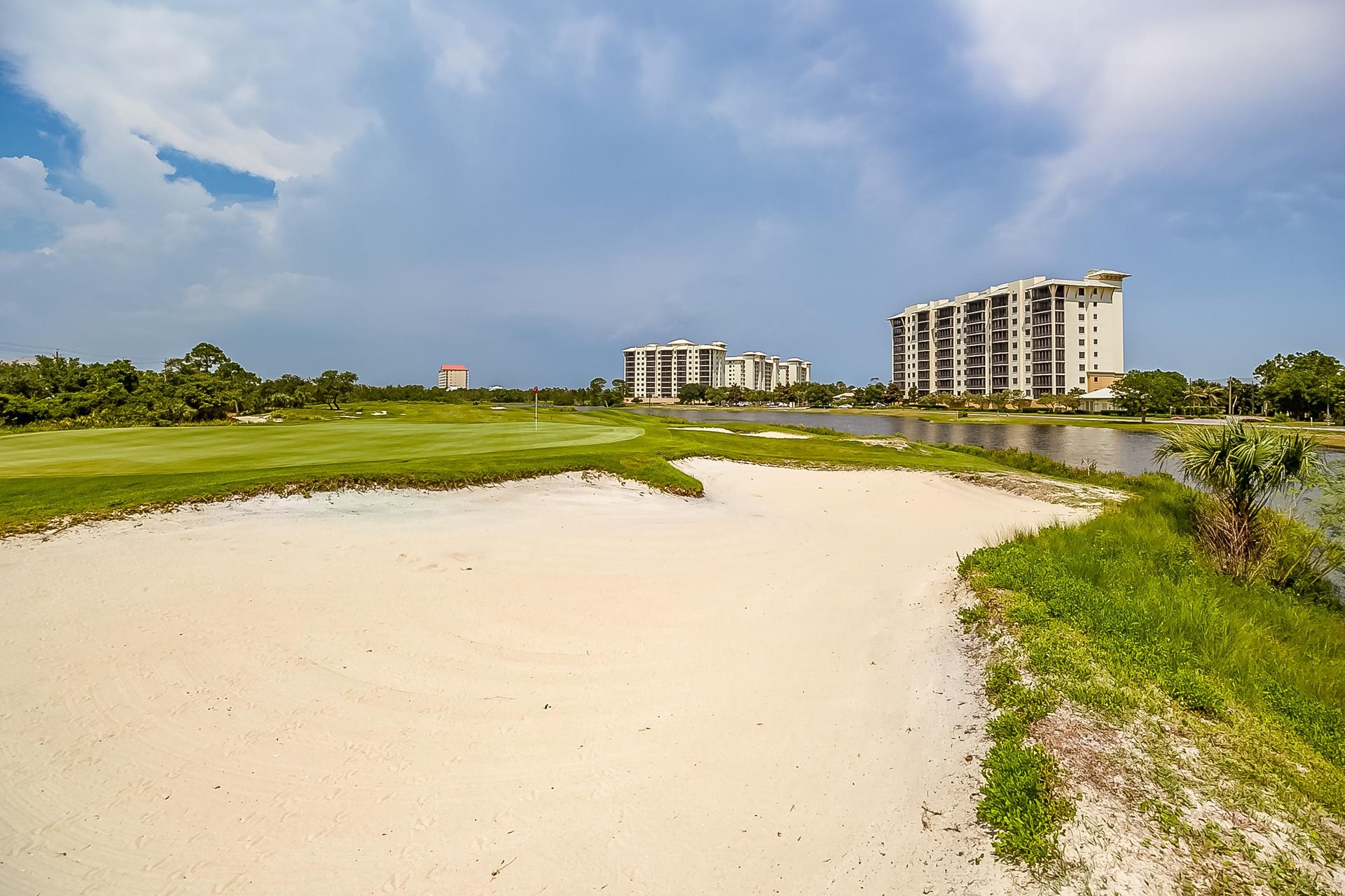 Right On Lost Key Golf Course With Beach Club Privileges! Free Golf too!