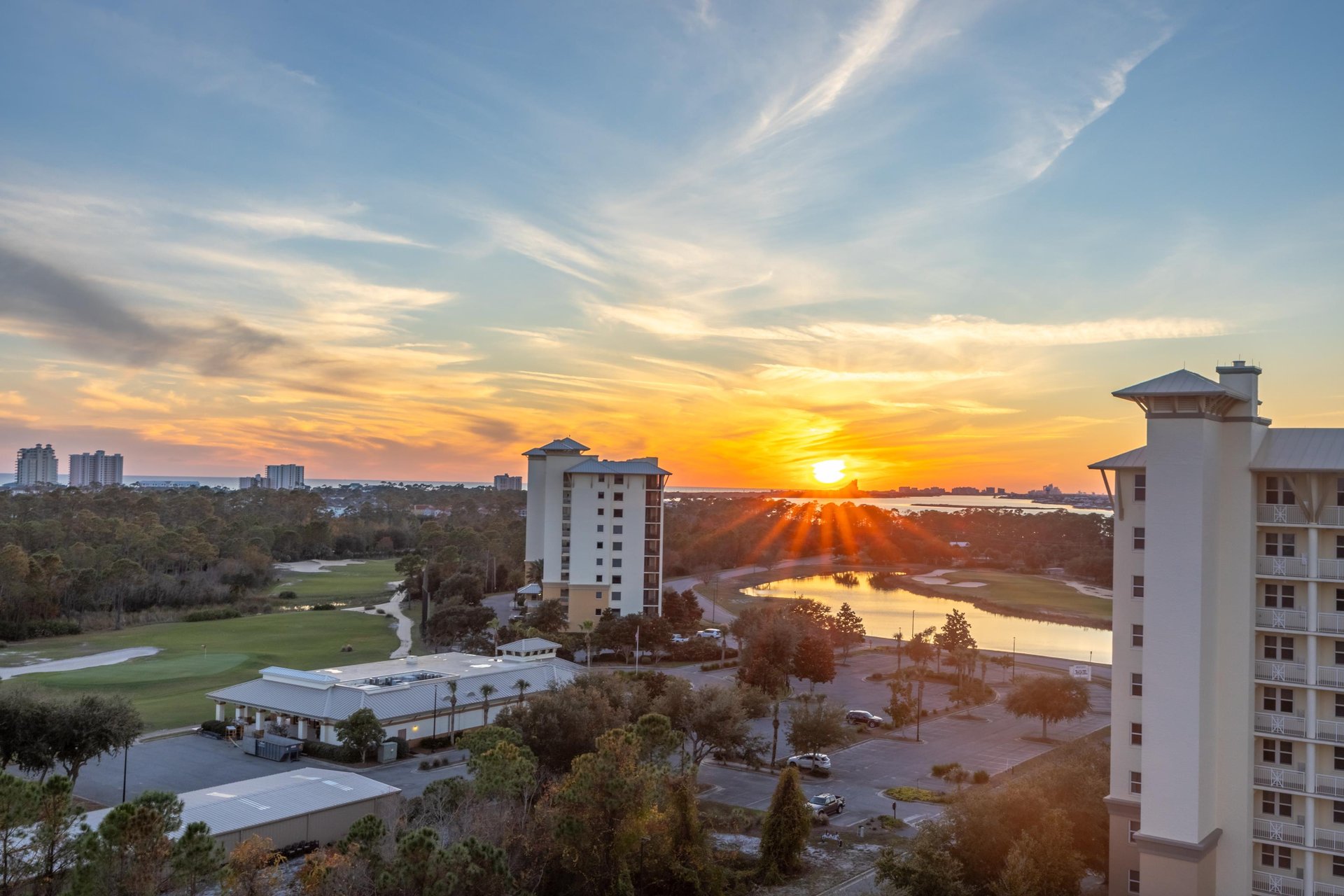 Right On Lost Key Golf Course With Beach Club Privileges! Free Golf too!