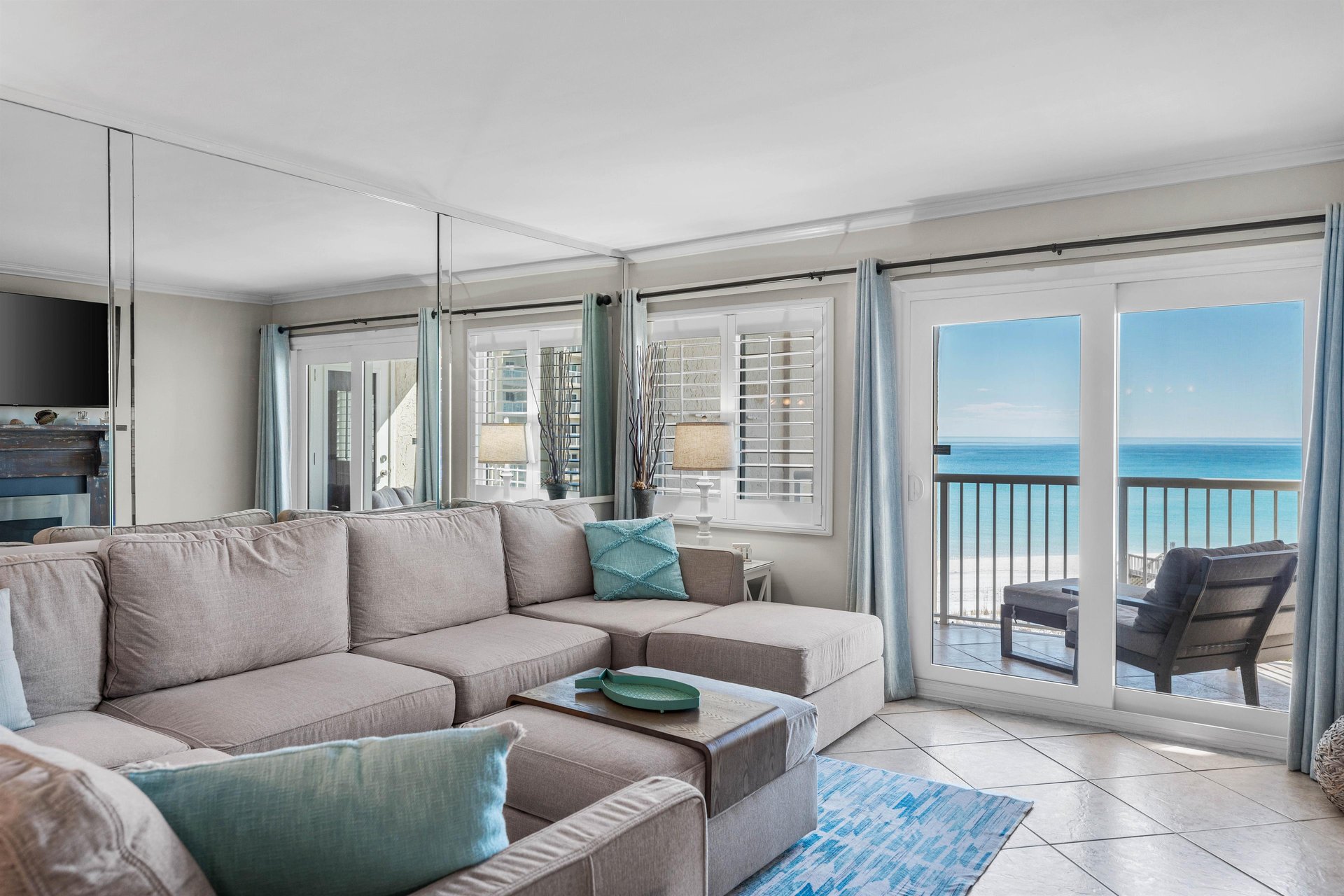 421- Bright and Beachy 2BR/2BA Condo w Gulf Views+ FREE Bch Svc & in ...