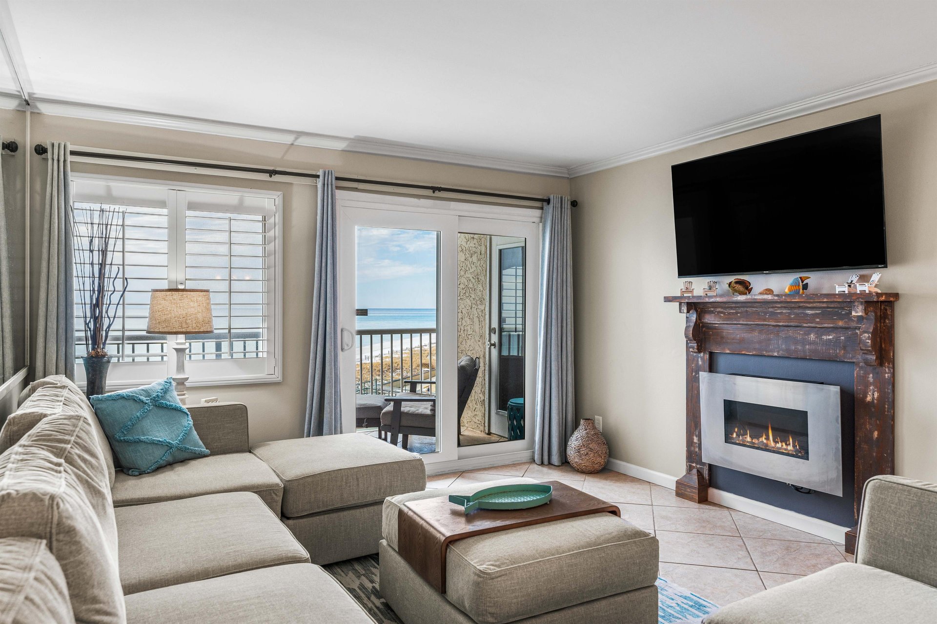 421- Bright and Beachy 2BR/2BA Condo w Gulf Views+ FREE Bch Svc & in ...