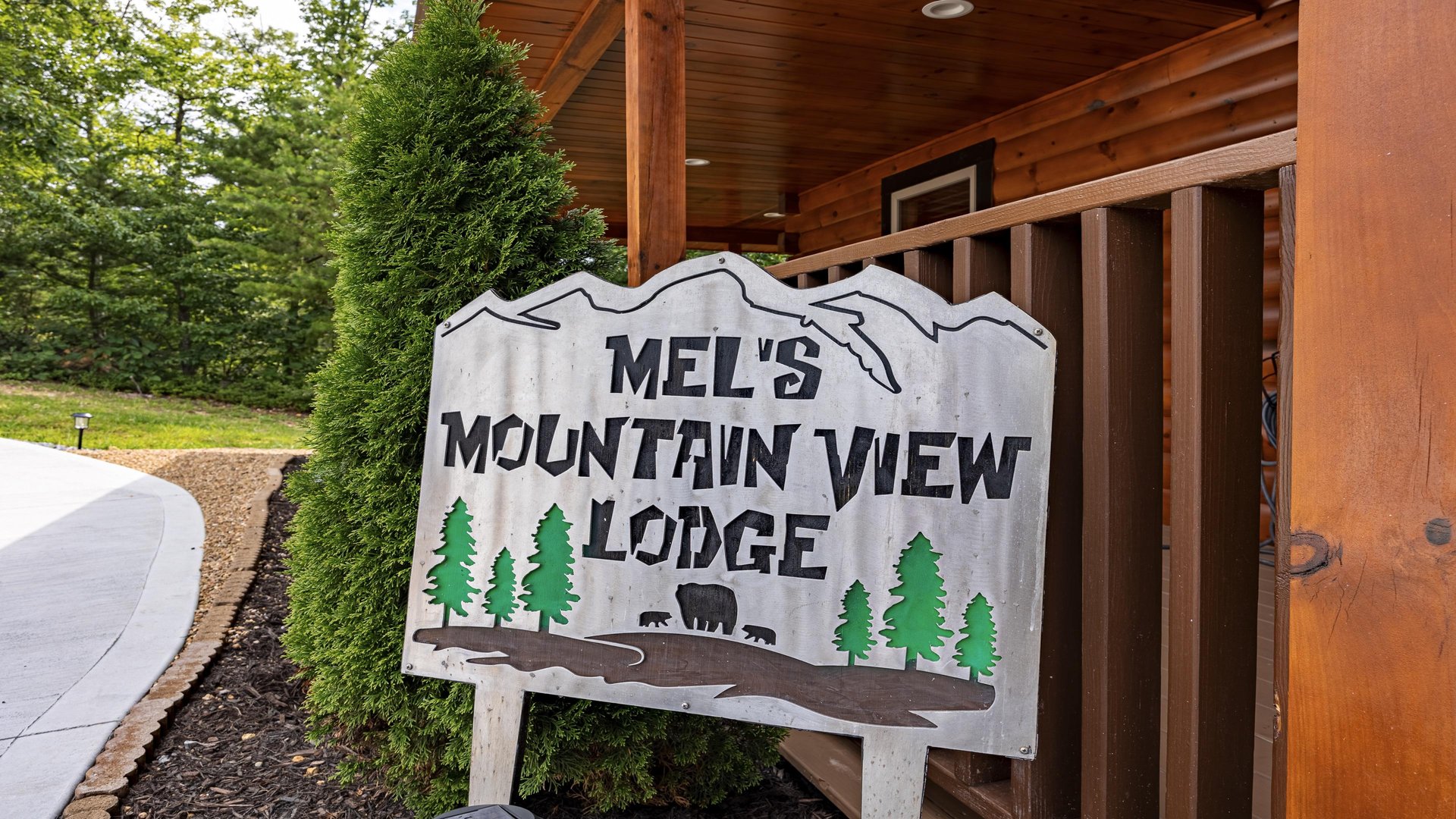 MEL'S MOUNTAIN VIEW LODGE